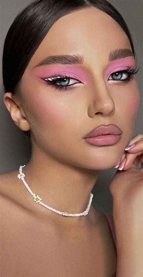 50 Gorgeous Makeup Trends To Try In 2022 Pink And White Combo I Take You Haircuts