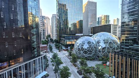 How Many People Work At Amazon Statistics And Facts 2025