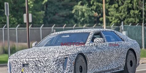 [스파이샷] 캐딜락의 초호화 전기차 셀레스틱 본격 테스트 돌입 모터그래프