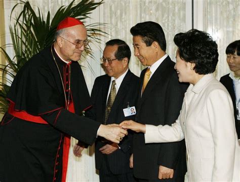 노무현사료관 [교황청 국무위원장과 악수하는 노무현 대통령 내외]