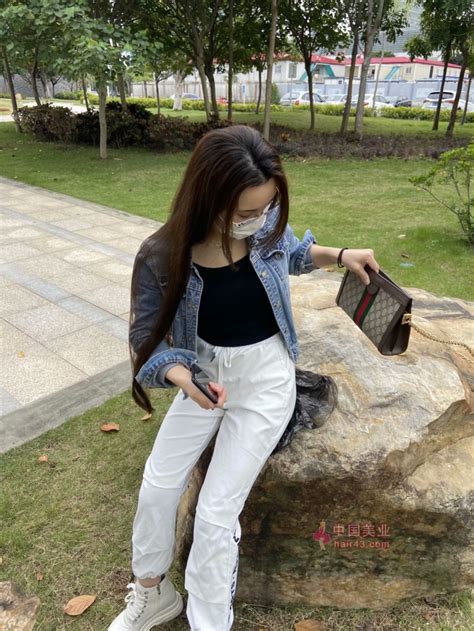 广州富人区剪下美女62公分秀发 发之美499 17 中国长发