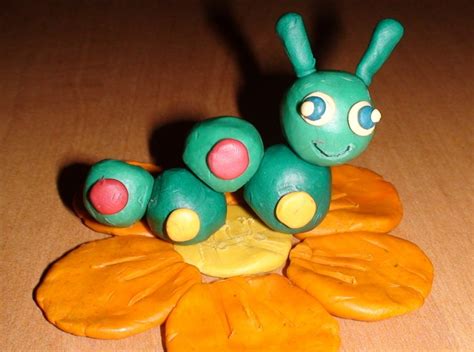 Как слепить гусеницу из пластилина с фото