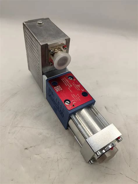 Moog Servo Valve D633 D661 D633 313b D661 5718 Electro Hydraulic