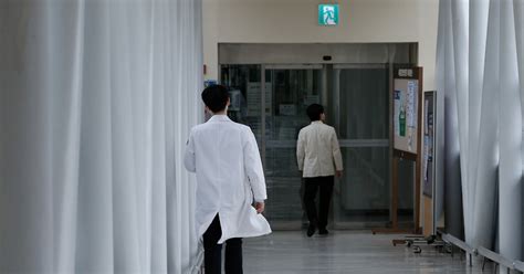 경찰 공중보건의 명단 현직 의사가 유출전공의 블랙리스트도 수사