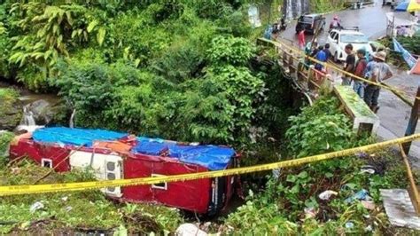 Fakta Baru Bus Peziarah Terjun Ke Sungai Di Kawasan Wisata Guci Layak