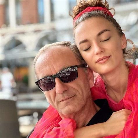 როგორ გავს მამას ნახეთ ნანუკა სტამბოლიშვილის ფოტოსესია მამასთან ერთად Elnews Ge