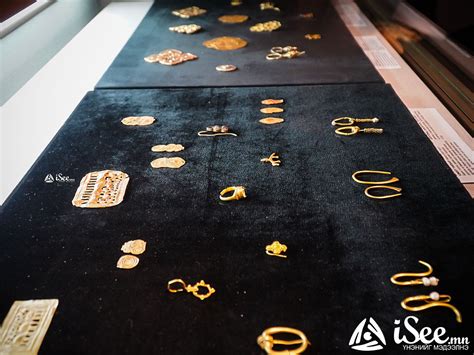 ВИДЕО Д Эрдэнэбаатар нарын хууль бусаар худалдаалахыг завдсан Ромын үеийн шилэн ваар зэрэг