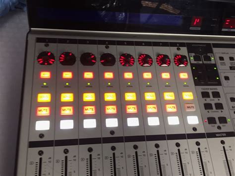 Mackie MCU Pro Universal Expandable 8 Channel USB MIDI Control Silver Surface AusChoice