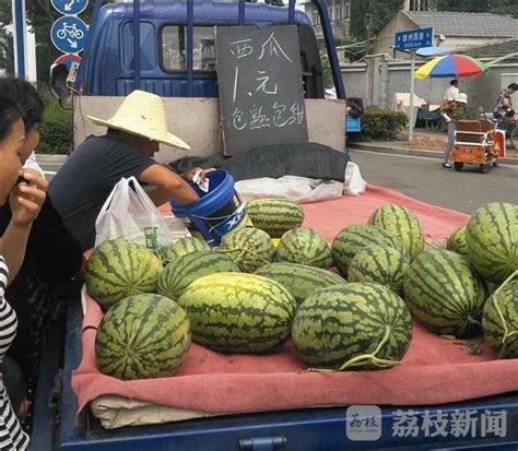 南京气温偏低浇冷西瓜生意 价格比往年便宜不少
