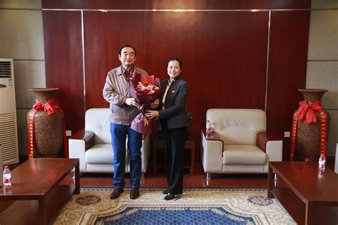 我校欢送李延龄教授赴俄参加中俄互评人文交流领域十大杰出人物活动 齐齐哈尔大学