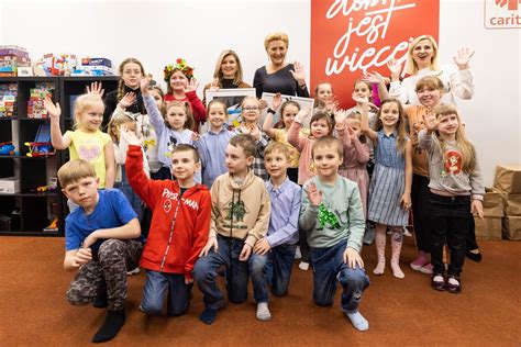 Олена Зеленська On Twitter Із колегою Агатою Корнгаузер Дудою відвідали центр допомоги