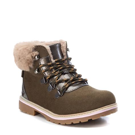 Боти за момиче с декоративен пух в горната част Trendobg