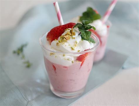 딸기 요거트 스무디