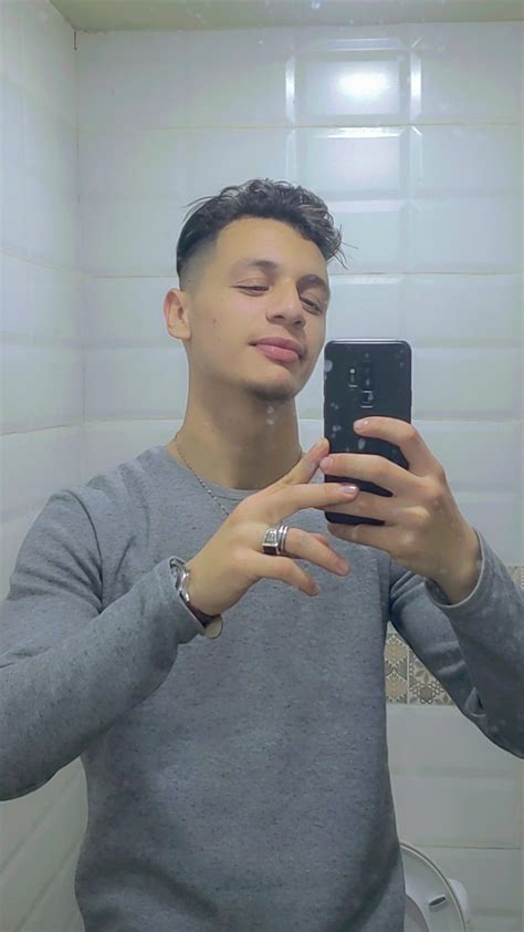 صور شباب كأنها لك، اولاد حقيقية تبدو وكأنها لك Photo Guys Picture