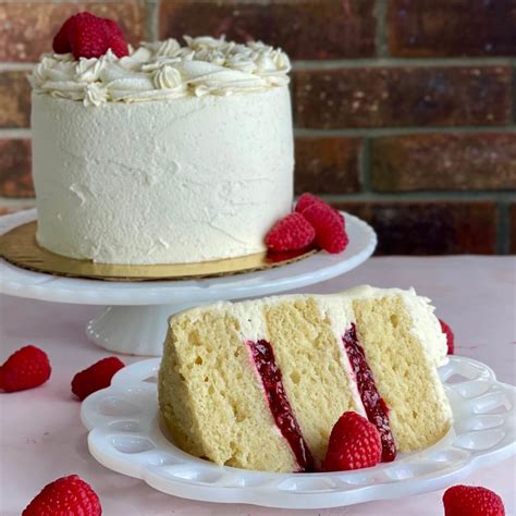 Soft And Moist Vanilla Bean Cake With Raspberry Filling Amycakes Bakes