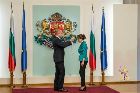 Президентът на Република България г н Румен Радев удостои Илиана Раева с орден „Стара планина