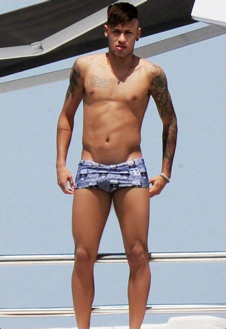 Neymar Jr Height Weight Shoe Size Neymar Neymar Jr Fit Men Bodies