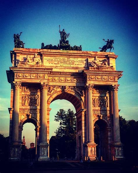 Arco Della Pace At Sunset Milan Italia We Were Walking Through Parco