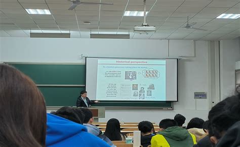 环化学院举办“导师大讲堂”第五讲：计算模拟在科研中的应用