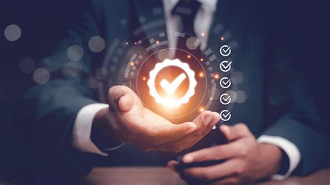 Qa 및 개선을 통한 품질 관리 표준화 및 인증 개념 규정 및 표준 준수 관리자 또는 감사관과의 개념 가상현실에 대한 스톡 사진 및 기타 이미지 Istock