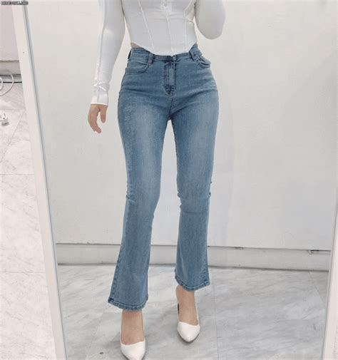 하이웨스트 부츠컷 데님 팬츠