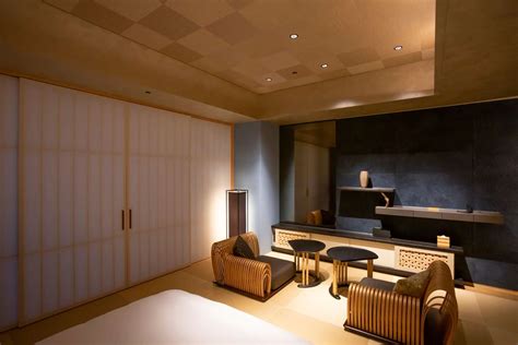 和室のふすまを洋風壁紙に張り替えて和モダン空間に！実はふすまは壁紙クロスで張り替えられます！ 町田市周辺の壁紙クロスの張り替え等のリフォームはぷらすホームにお任せを