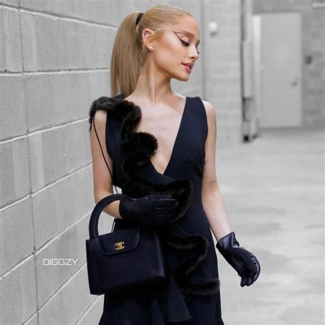 30 Hot And Sexy Ariana Grande Photos 12thblog