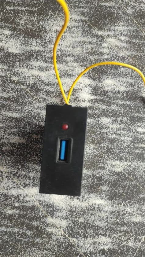 Black Modular Usb Charger Socket 0 75 A At ₹ 260 Piece In Lucknow Id 2853776888497