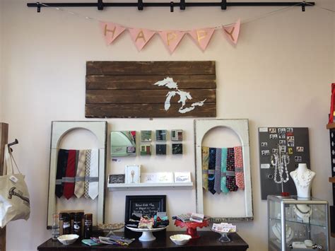 STEELTOWN SWEETHEART Window Frame Display