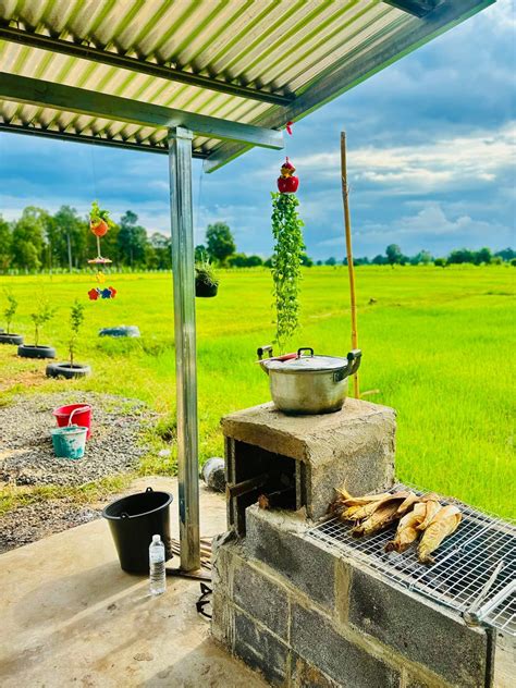 ลูกอิสาน หลงกรุง Added A New Photo ลูกอิสาน หลงกรุง