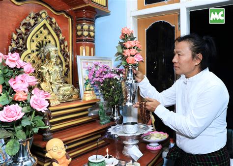 လူရွှင်တော် ဟာသ သရုပ်ဆောင် စူပါဘဲတော ရဲ့ Open Door မှ ပုံရိပ်များ