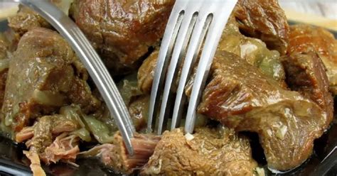 Тушеная говядина в сливочно луковом соусе Со Вкусом