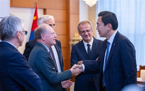 ЗГХЭГ ын дарга Н Учрал Орано группийн ТУЗ ын дарга Клод Имовэнийг хүлээн авч уулзав