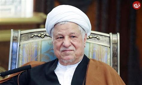 عکس؛ سفر به تاریخ؛ هاشمی رفسنجانی در کنار سفینۀ فضایی؛ سال 1368