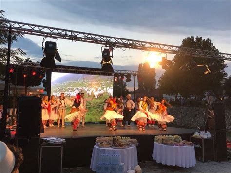 Fotogaleri Edhe Në Prizren Shtrohet Sofra E Mërgimtarëve