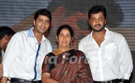 allari naresh with his mother saraswati kumari and brother aryan rajesh