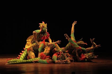 Premium Photo Contemporary Dance Performance