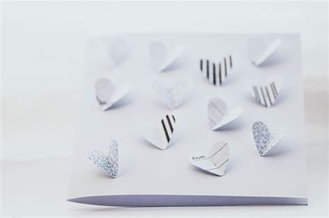 오래 된 봉투에서 만든 수 제 종이 나비 하트 발렌타인 카드 0명에 대한 스톡 사진 및 기타 이미지 0명 공예 나비 Istock