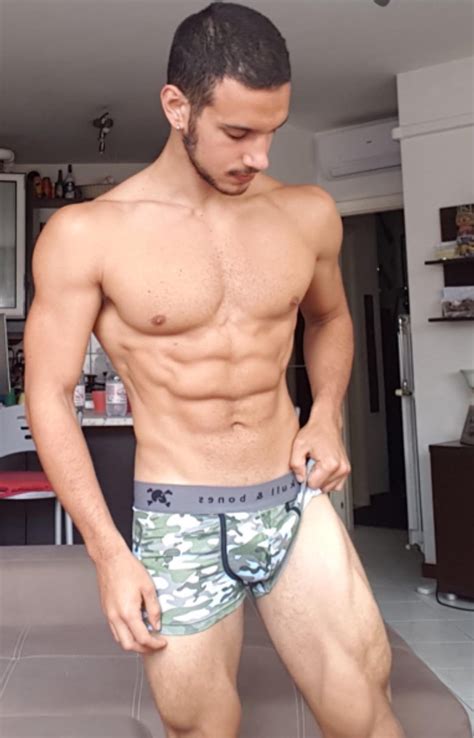 Shredded Rclothedmuscle
