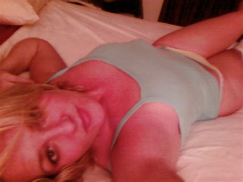 Sexy Milf House Siting Orgasm Fuck Strangers No Condoms Porn Pictures