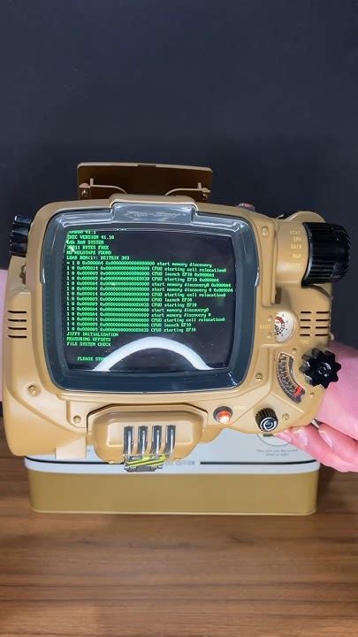 Thinkgeek Deluxe Edition Bluetooth Fallout Pip Boy 3000 Youtube