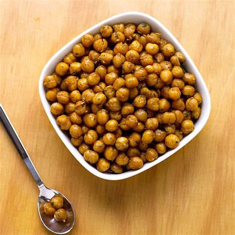 Spicy Roasted Chickpea Munchies — Eatwell101