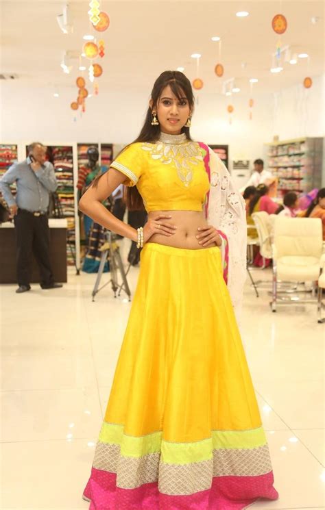 Honey Pretty Navel Photo Shoot