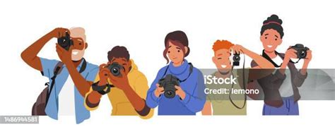 사진 카메라로 순간을 포착하는 캐릭터 설정 유지 및 조정 샷 구도잡기 이미지 캡처 만들기에 대한 스톡 벡터 아트 및 기타 이미지 만들기 매스컴 개념 Istock
