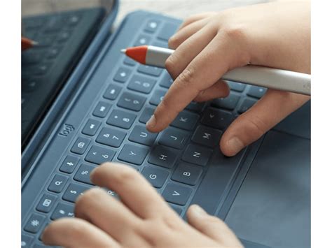 Logitech Rugged Combo 4 Keyboard Case For Ipad