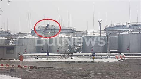 Спецоперация на ДАНС и митниците Атакуваха бившите складове на „Петрол“ във Враца снимки