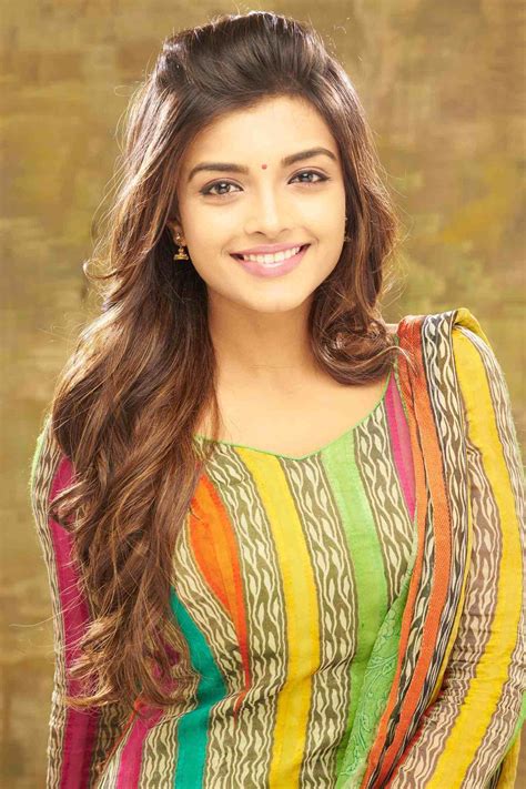 ஆஷ்னா சவேரி Photos And Images 20885 Filmibeat Tamil