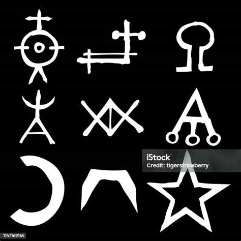 옛 북유럽 북유럽 룬 상상의 버전의 집합입니다 룬 알파벳 기호 Futhark 고대의 신비로운 상징 바이킹의 편지와 룬에서 영감을 얻었습니다 벡터 고대의에 대한 스톡 벡터