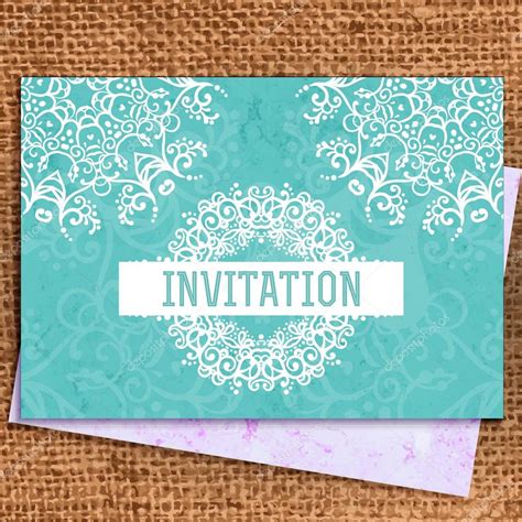 Винтажная свадебная открытка или приглашение с абстрактным украшением кружева на реалистичной