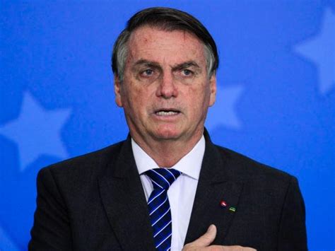 Presidente Bolsonaro Assina Filiação Ao Pl Um Dos Partidos Do Centrão